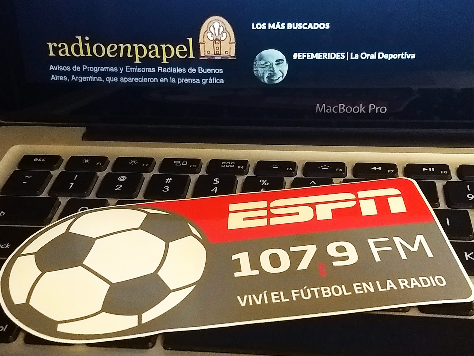 FM 107.9 | ESPN Radio - Calcomanía | Radio en Papel. Archivo Gráfico de ...