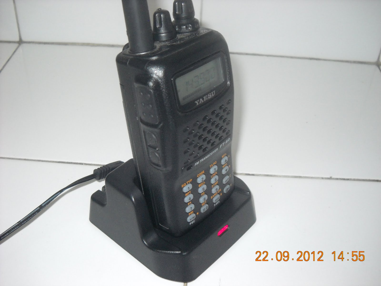 Sinar Agung ( Y C 2 V D I ): HT YAESU FT 60 R - ISTIMEWA ( TERJUAL )