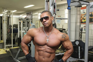 world bodybuilders pictures: south american bodybuilder Issak Alvas