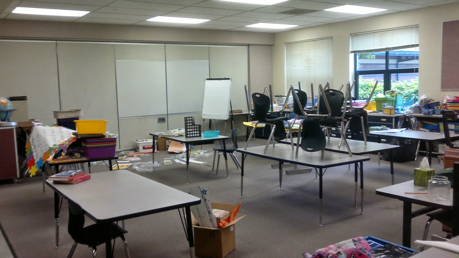 Little Lighthouse Learners: Moving into a messy, chaotic classroom, uggh!!