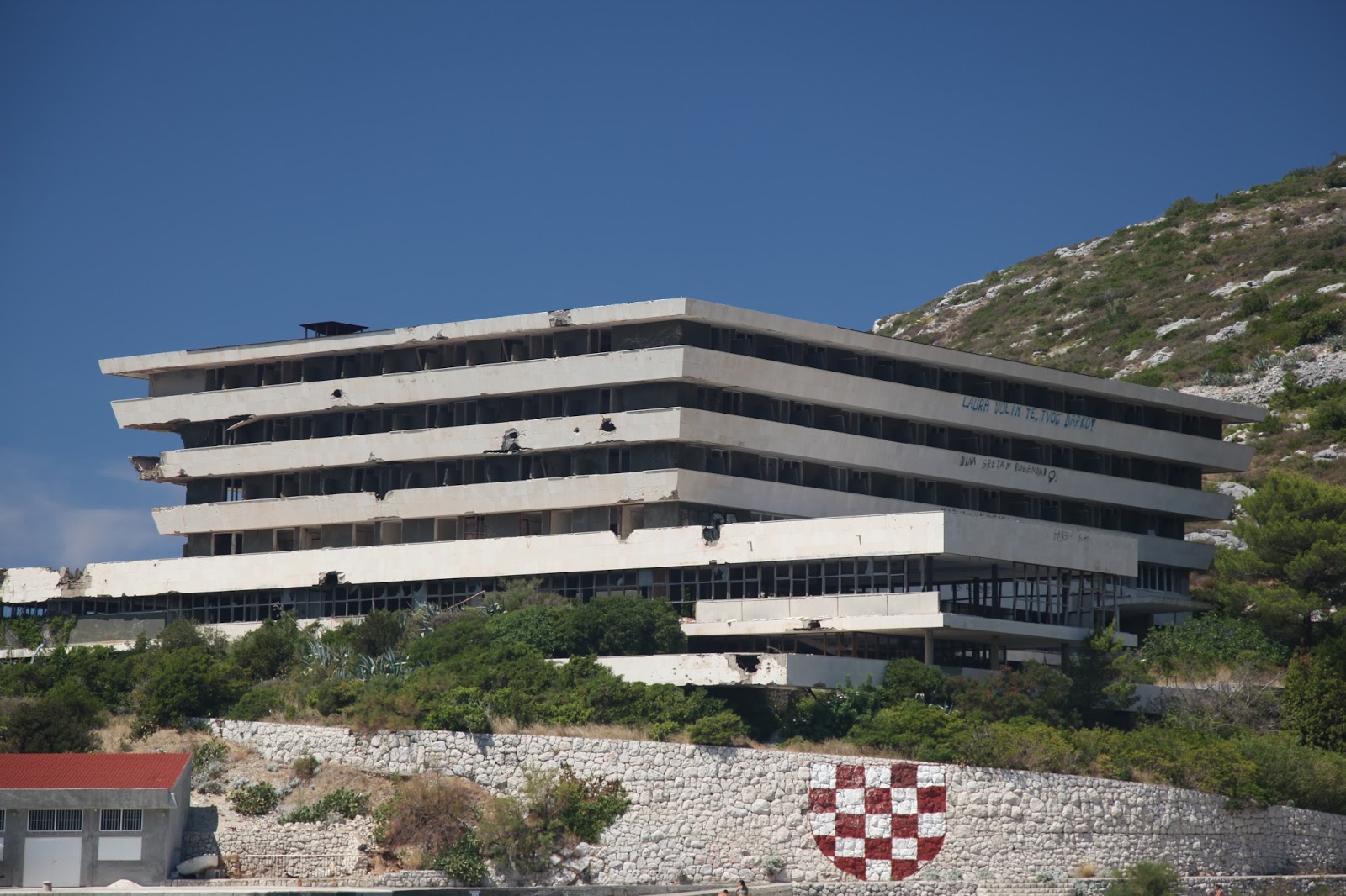 Le reve report: Srebreno