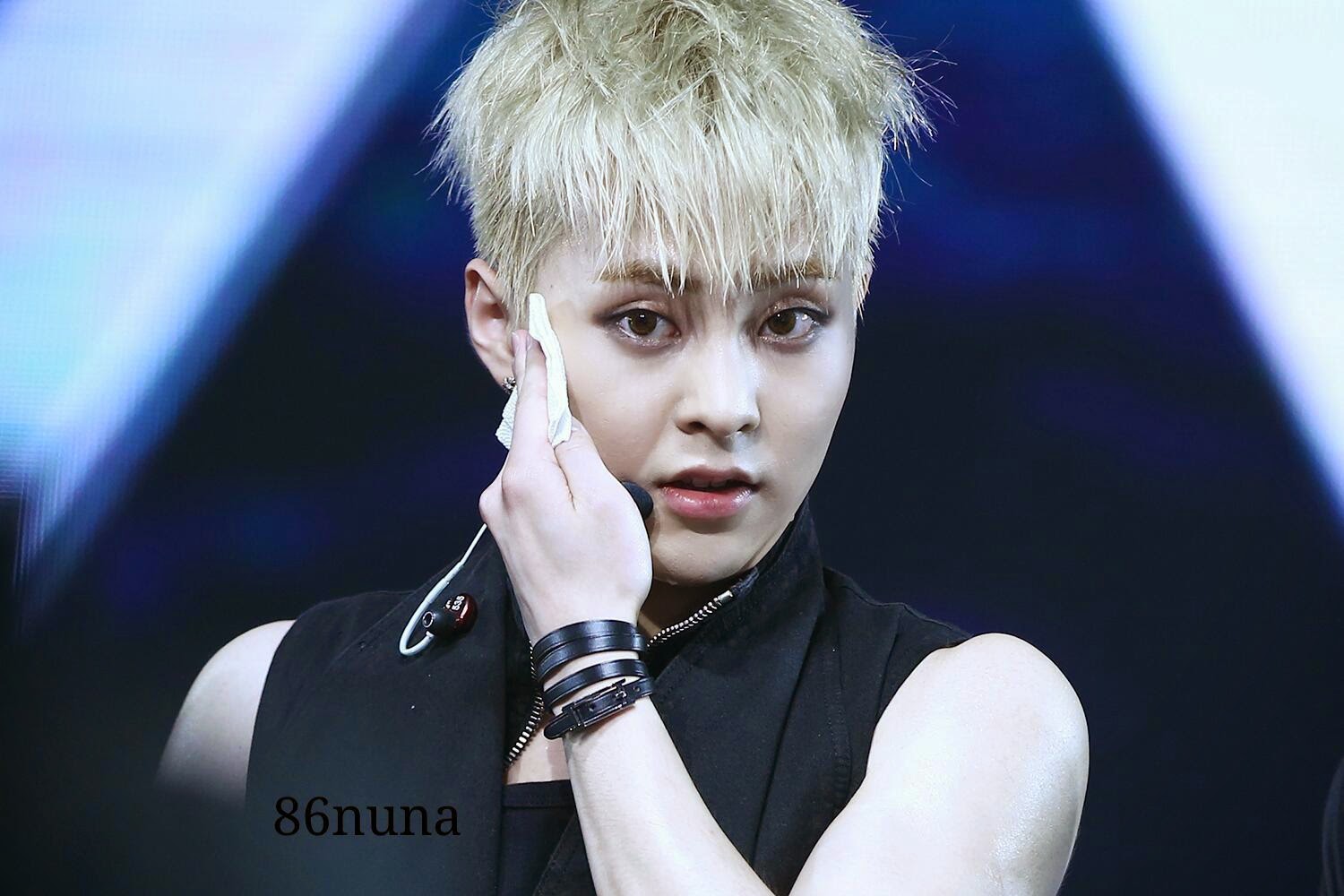 Xiuming-ming: [시우민] 140511 상해 쇼케이스 고화질 2