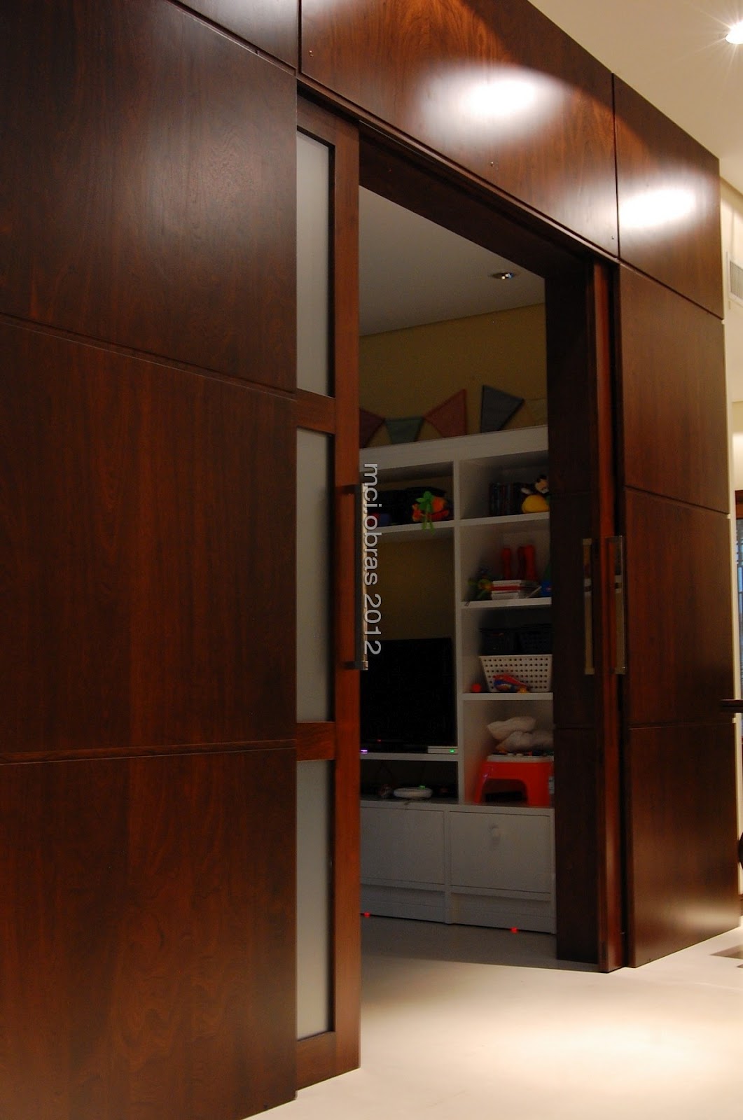 MCI: Puerta Corrediza