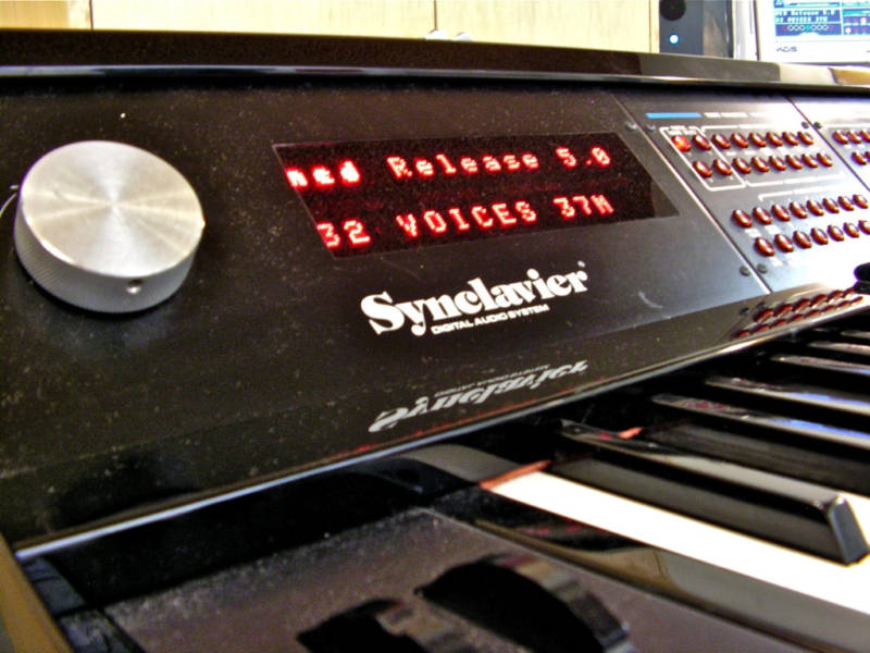 MATRIXSYNTH: Synclavier 6400 System with Keyboard