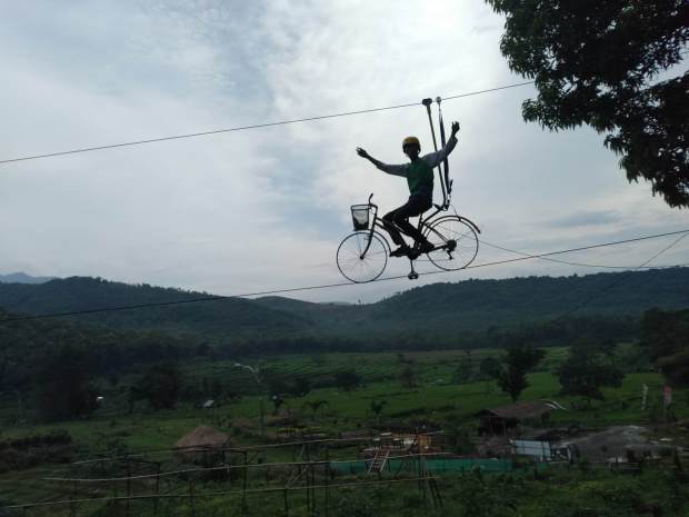 Sepeda Angin di Lembah Mbencirang - Lembah Mbencirang