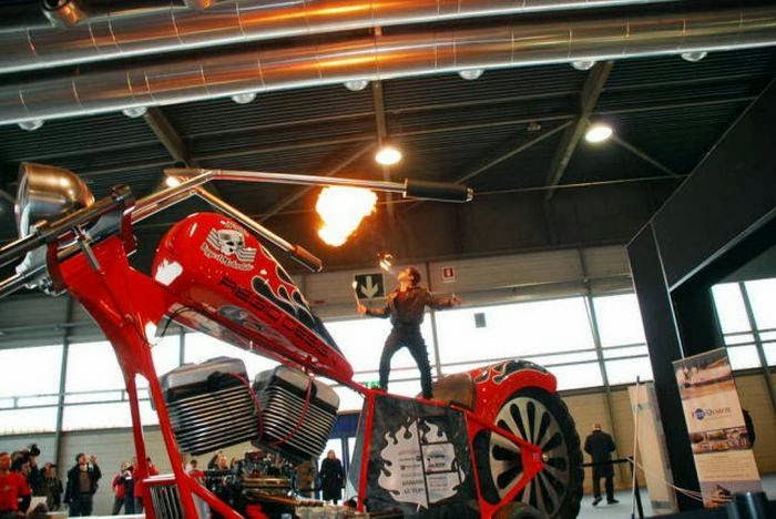 Mail2Day: World's Biggest Chopper (31 pics)