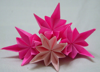 Origami: Origami Pluto Kusudama