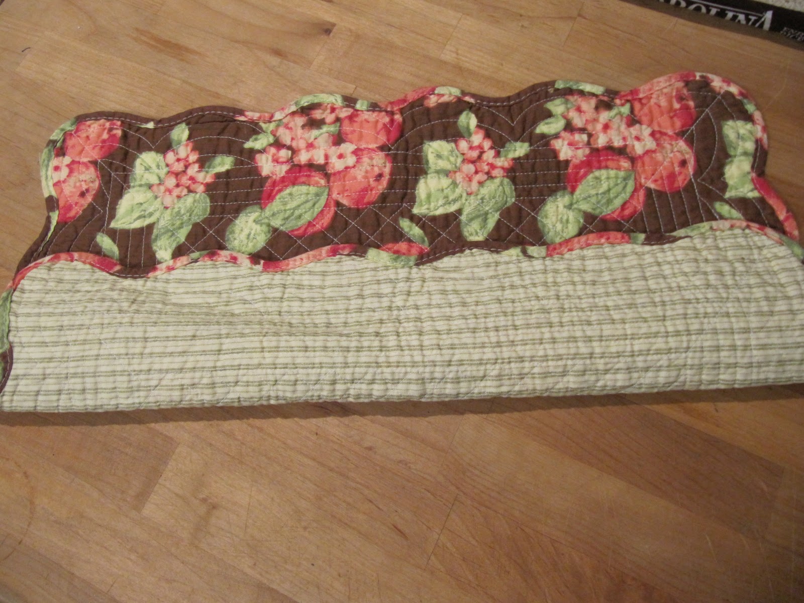 Sew Many Ways...: Make A Gift On The 25th Club...Bread Wrap With Warmer