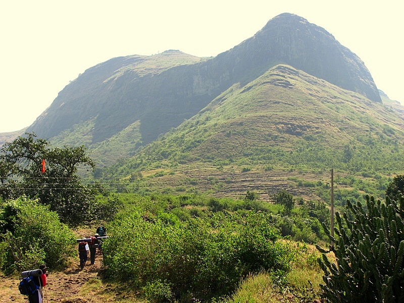 Famous Trekking Spots In Maharashtra: AHIVANTGAD FORT