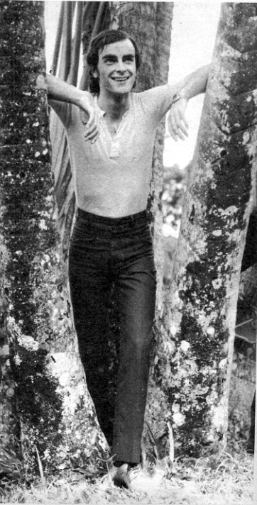 Astros em Revista: ROBERTO PIRILLO O GALÃ DAS SETE