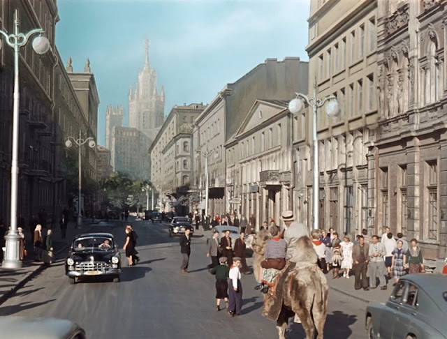 46 Color Photos That Document Everyday Life of Moscow in the 1950s ...