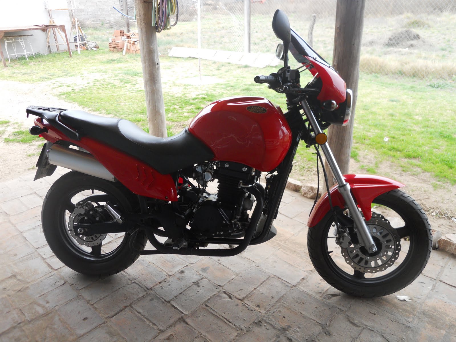 Traileros del Comahue: JAWA 350 RUTA 40 EN CASA