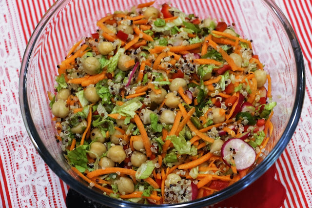 Salada de quinoa com legumes - Tertúlia da Susy