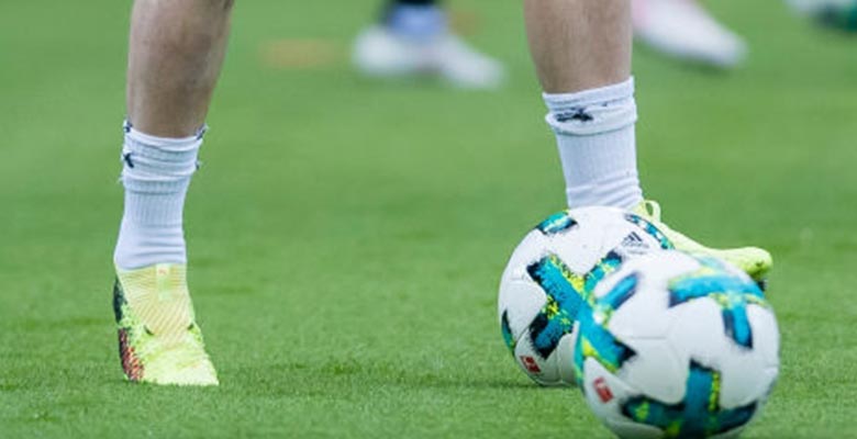 Marco Reus Debuts Makeshift Laceless Puma Future Netfit Boots - Footy ...