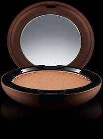 Pourquoi et comment utiliser sa poudre bronzante