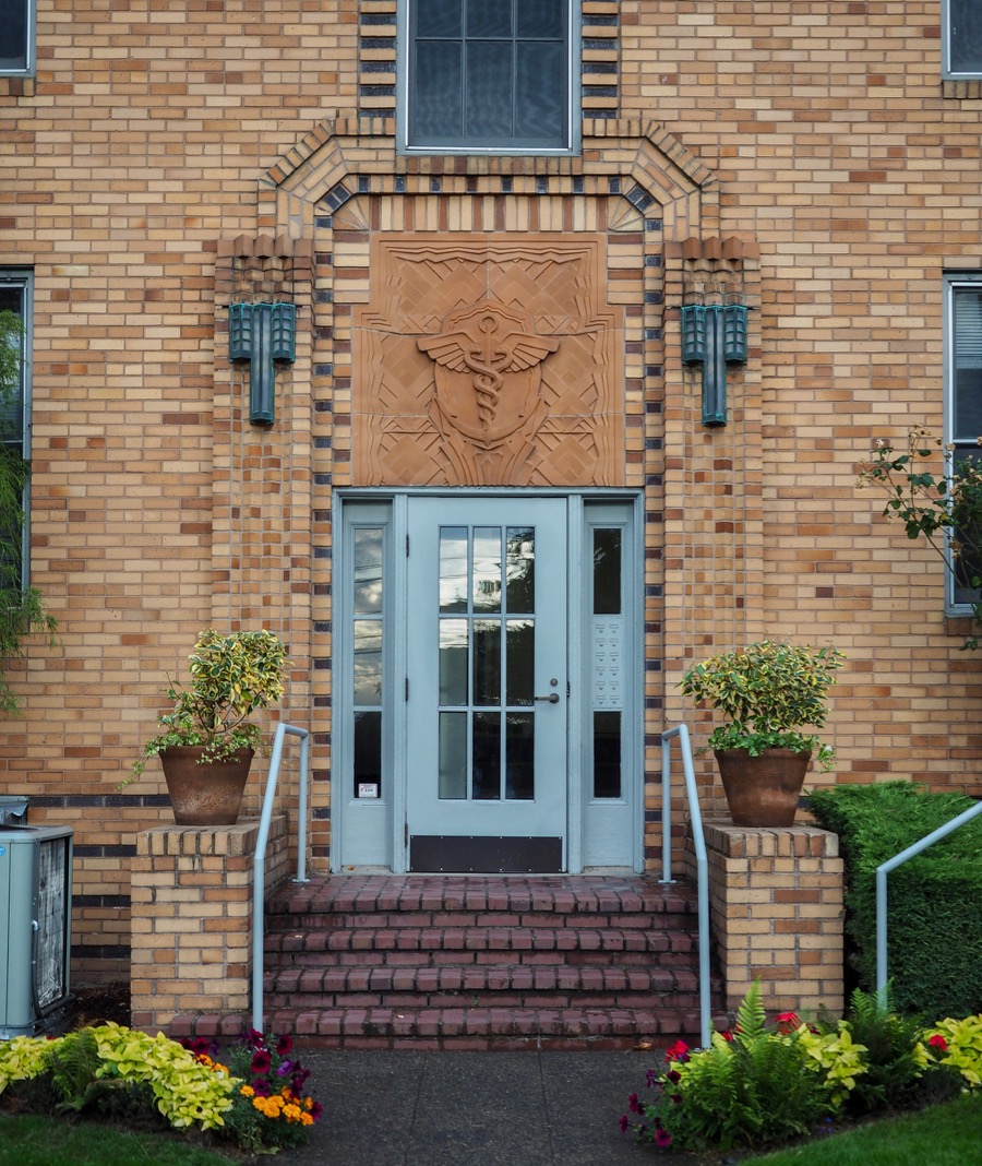 USA: Pacific Tower, an Art Deco Landmark in Seattle.