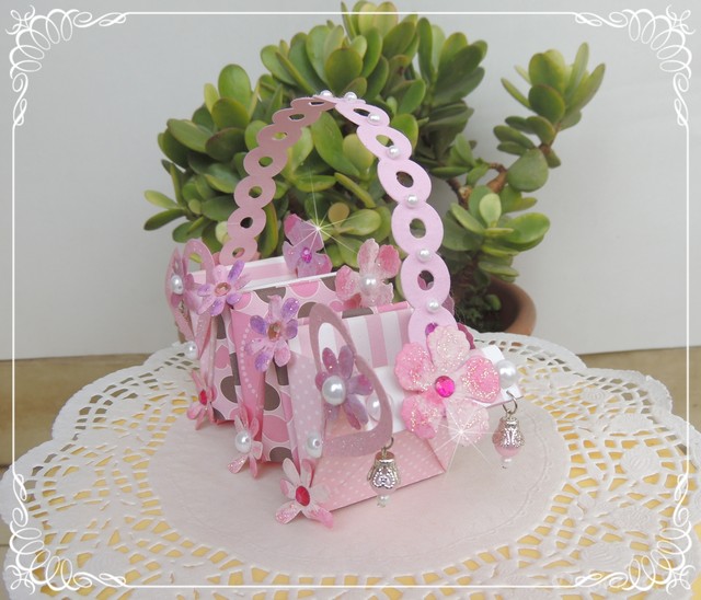 Cards and Crafts : Easy Paper Folding Basket