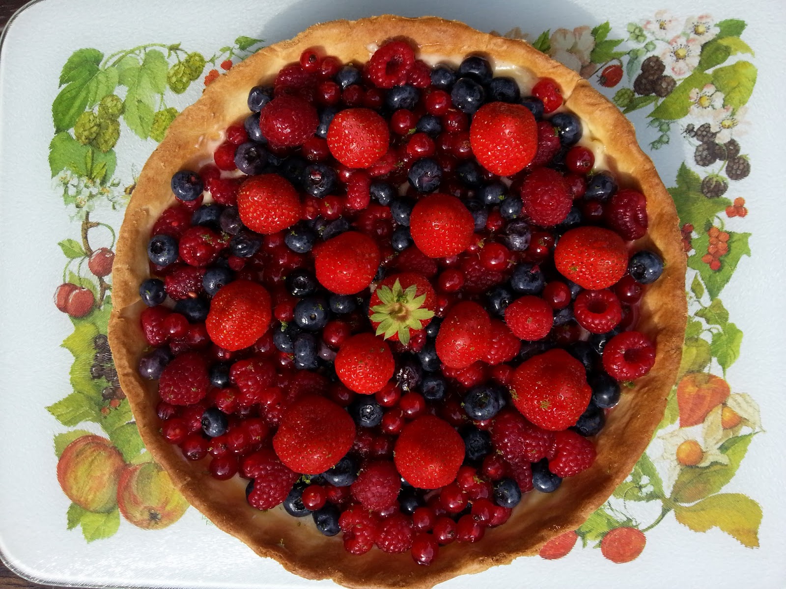 Tarte aux fruits rouges et mousseline vanille - La cuisine de Marc et Susu