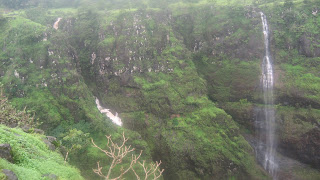 On the Edge of Sahyadris: Ahupe Ghat: A memorable walk through heaven