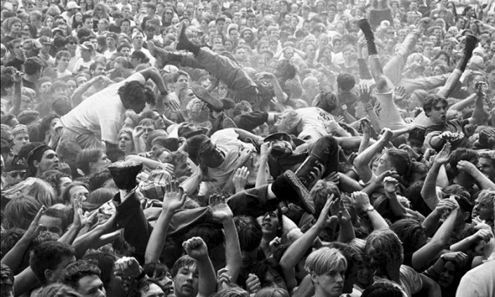 LOGAM BUTA: Jenis Moshing yang wajib Kamu Ketahui