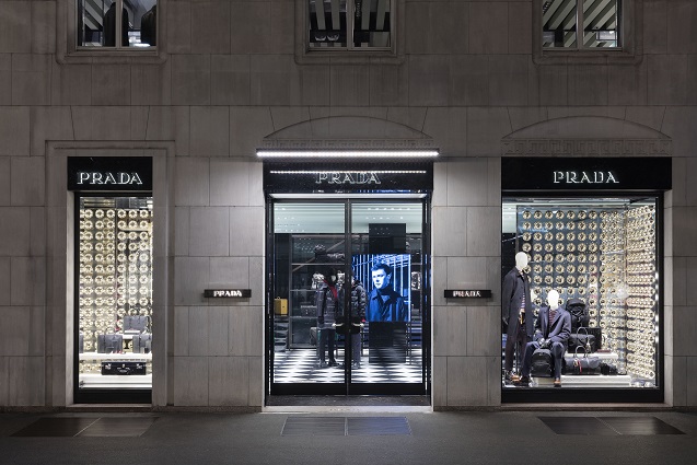 mylifestylenews: PRADA 2016 Christmas Window Display