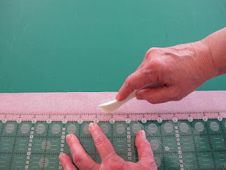 Baltimore Garden Quilts: How to Use a Hera Marker