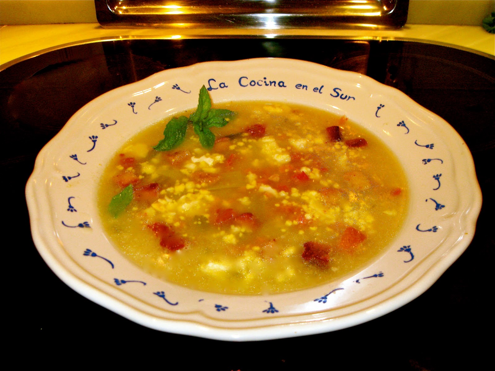 LA COCINA EN EL SUR: SOPA DE PICADILLO CON PICATOSTES Y JAMÓN