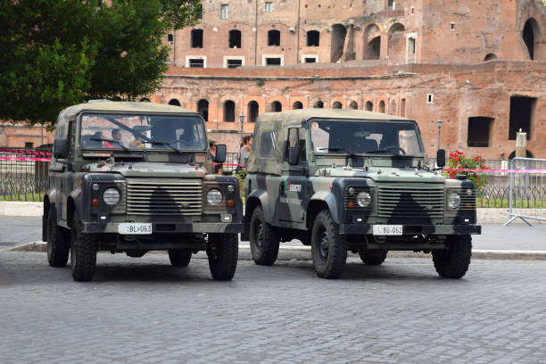 SI VIS PACEM, PARA BELLUM: Il Land Rover Defender