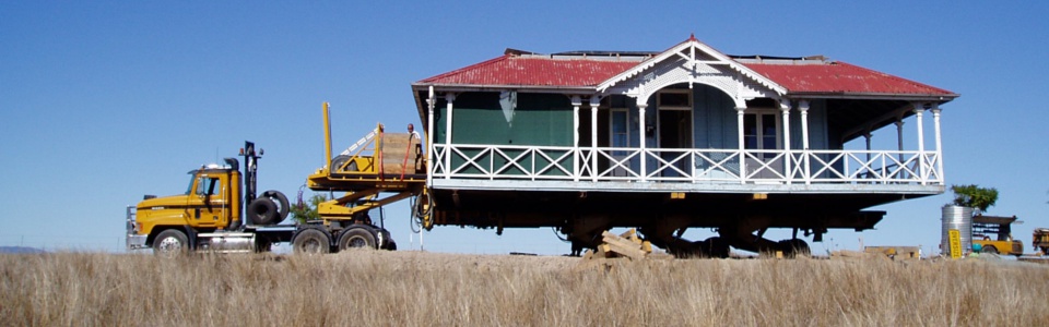 Sunshine and Paint Pots: The Queensland House...