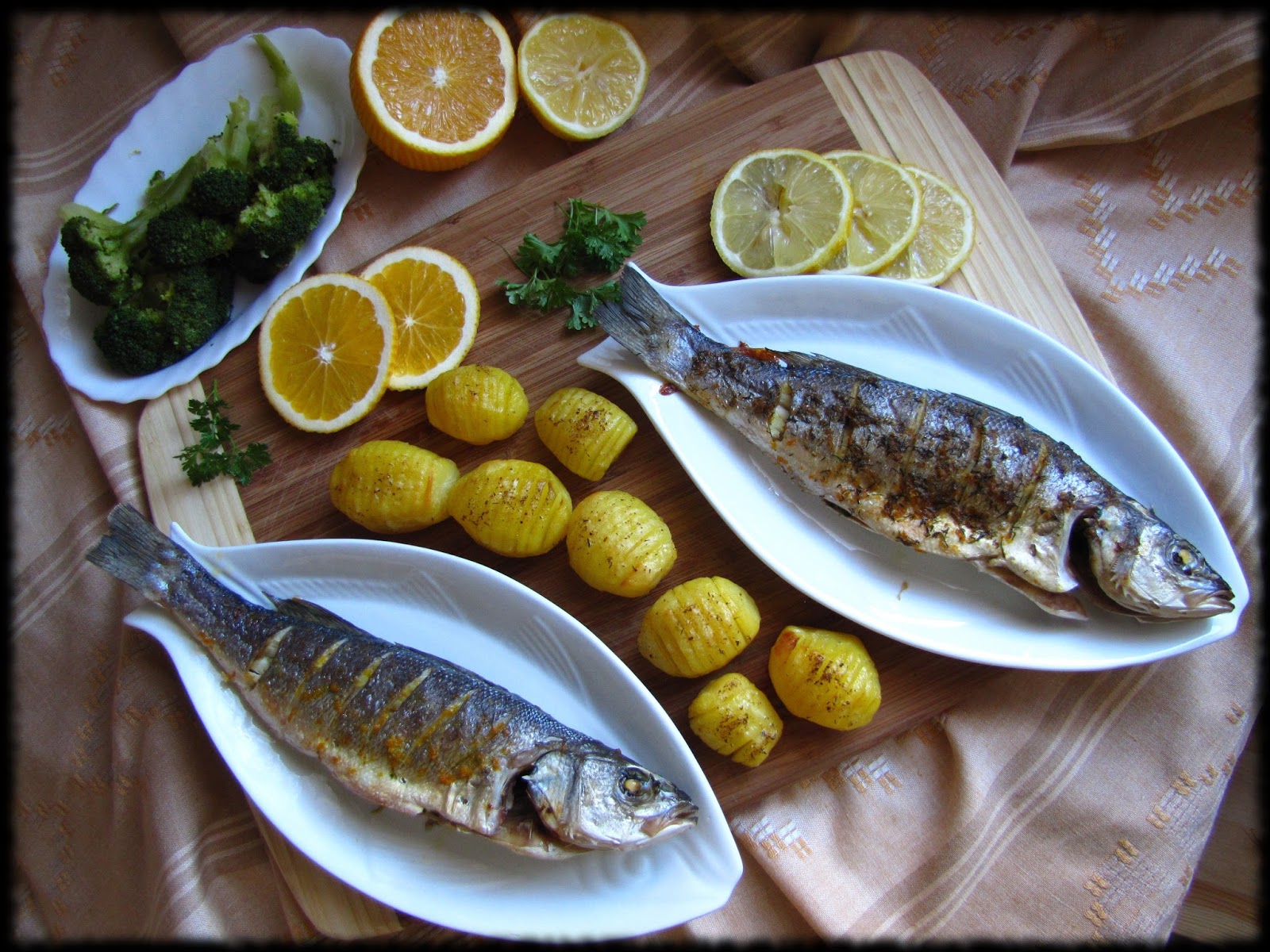 Szczęśliwa kuchnia: Pieczony labraks na dwa sposoby (okoń morski ...