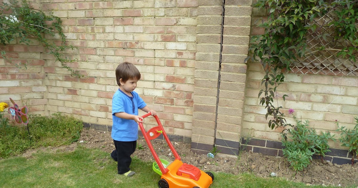 Jennifer's Little World blog - Parenting, craft and travel: Cutting the ...