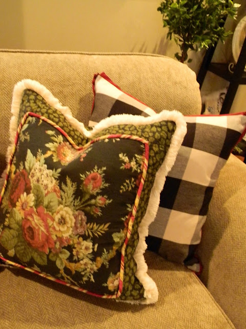 Forever Decorating!: Buffalo Check Pillows