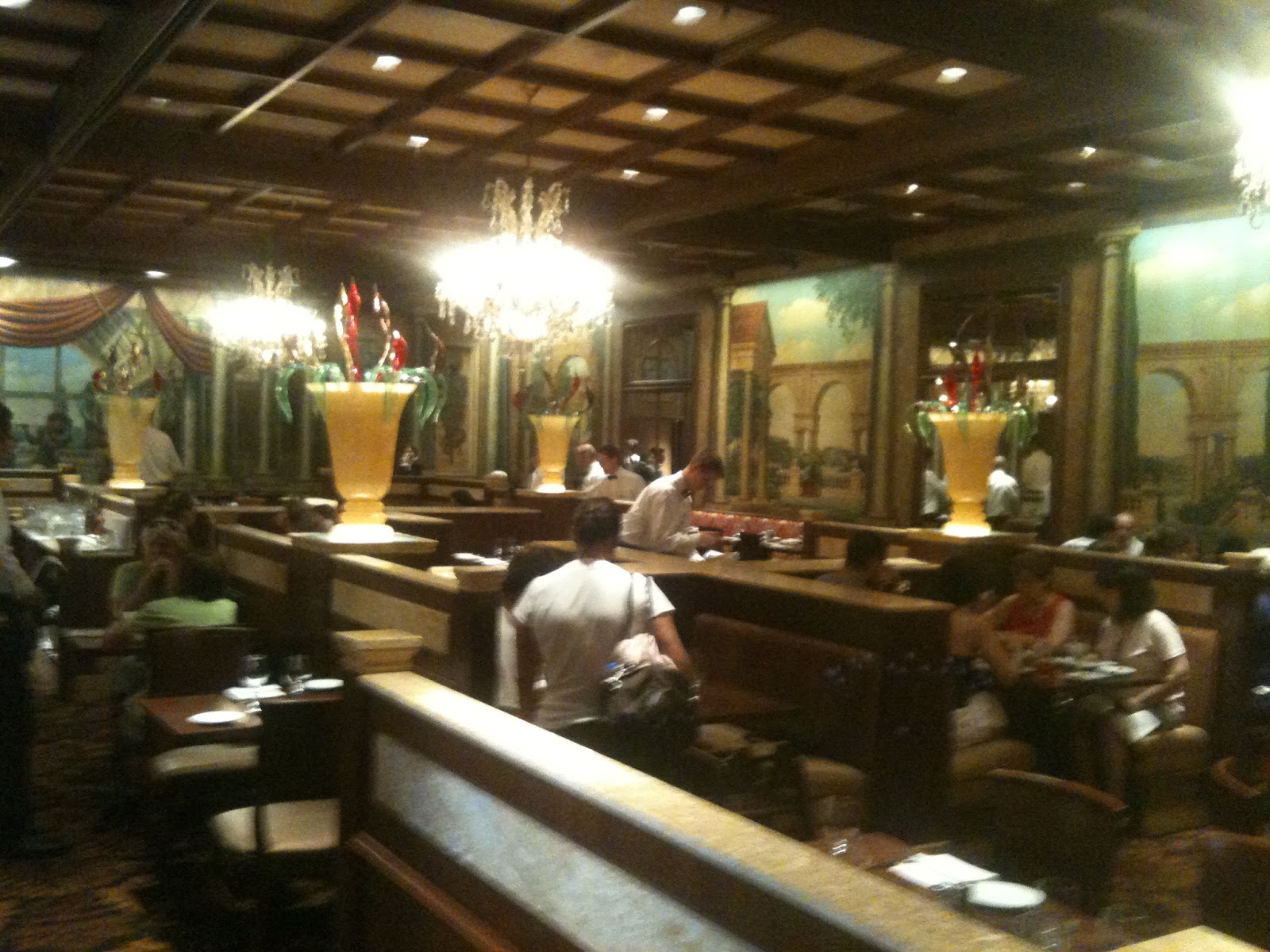 D-Luminations: Dining: Tutto Italia: Italy Pavilion at Epcot