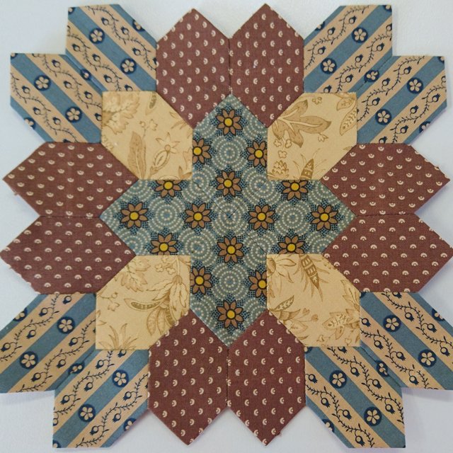 Chookyblue........: 16-20 Lucys and some layout options...........