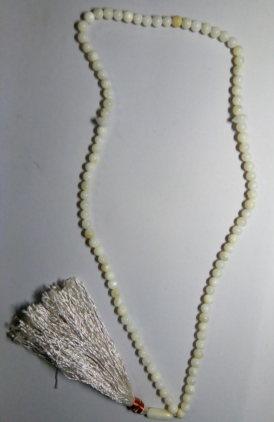 Rehnuma-e-Amliat: Beautiful Sadaf Gemstone Tasbeeh