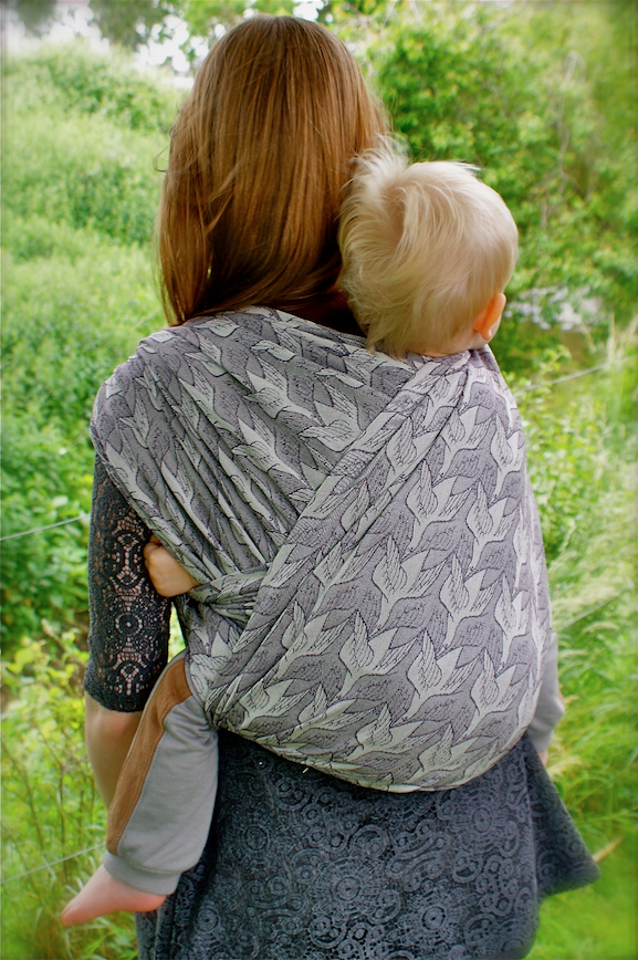 Slinging Joey: Review: Artipoppe Two Birds Akka