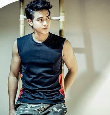 Michael's Shades of Blue: TROMBONISTA NG BUHAY KO CHAPTER 22