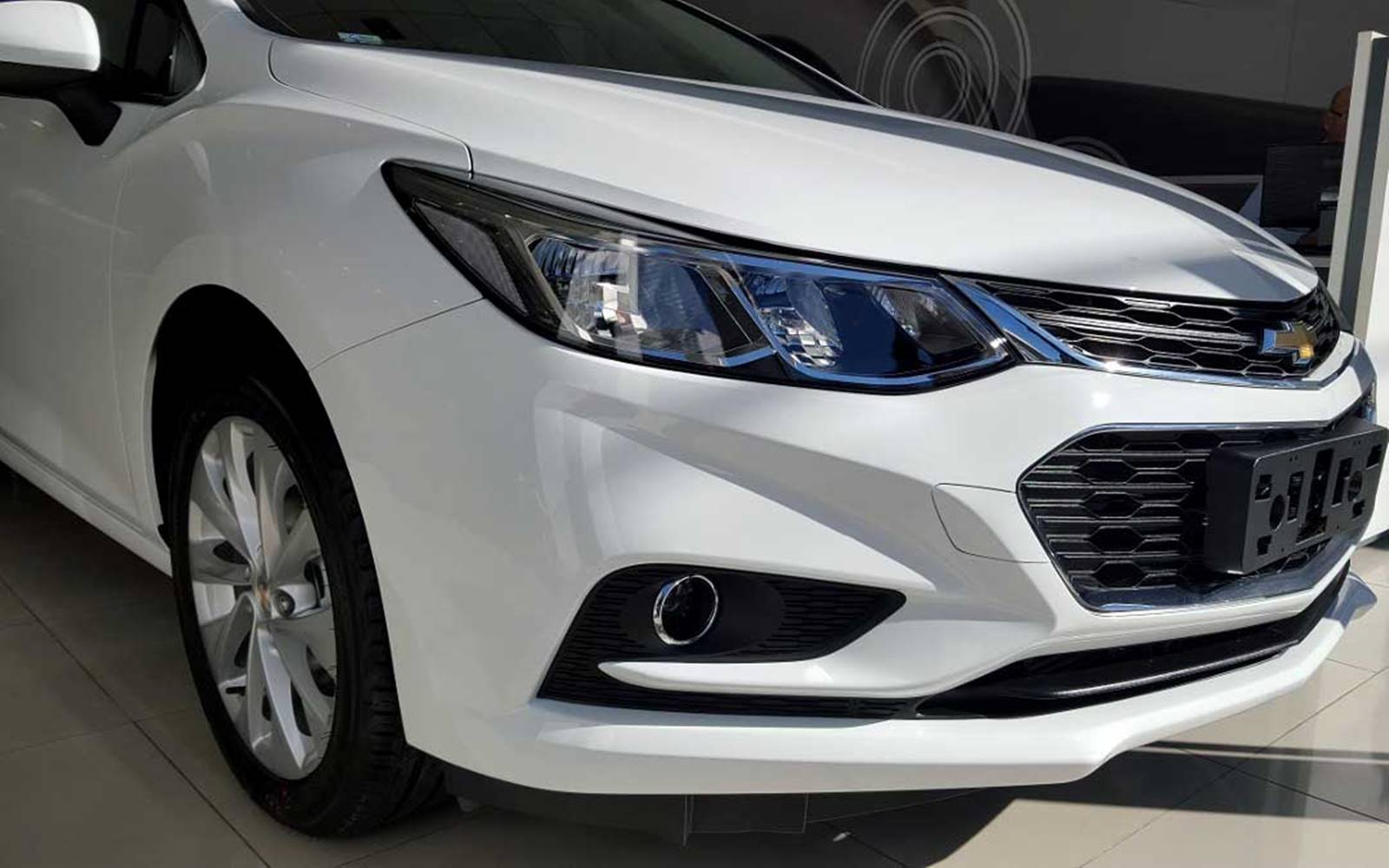 Chevrolet Cruze 2017 LT: fotos e detalhes da versão básica