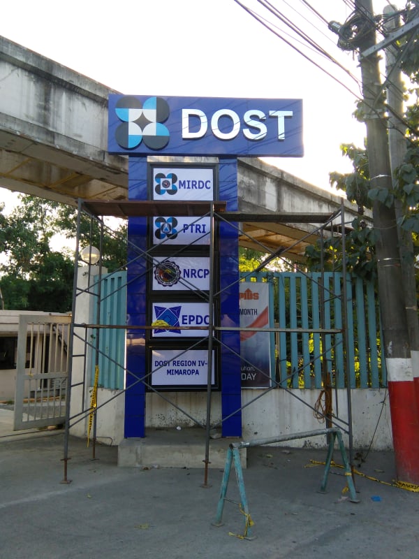 Yipee Enterprises: DOST South Taguig Stainless Cladding Sign