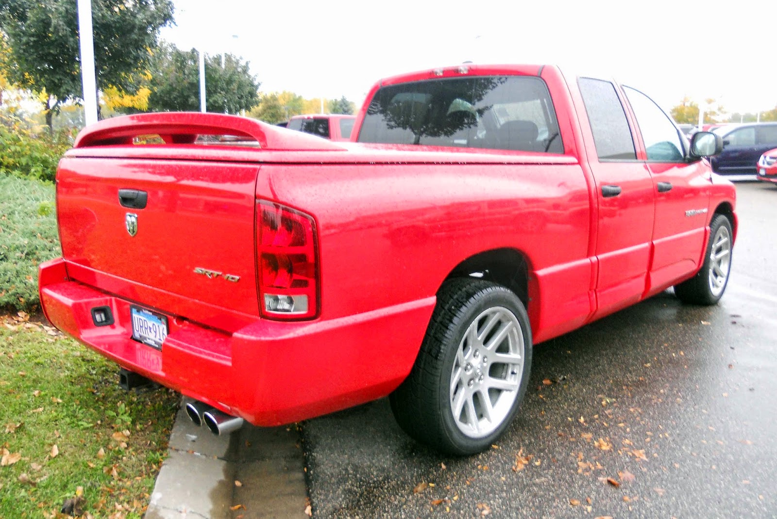 AutomoZeal: Lightning Strike vs Viper Bite: the Dodge SRT-10 Sport truck