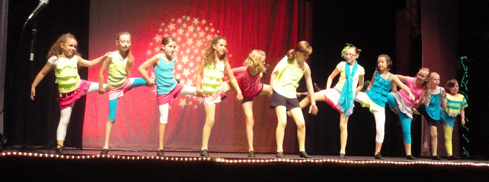 mom of 2 girly girlz: Dance Recital 2012