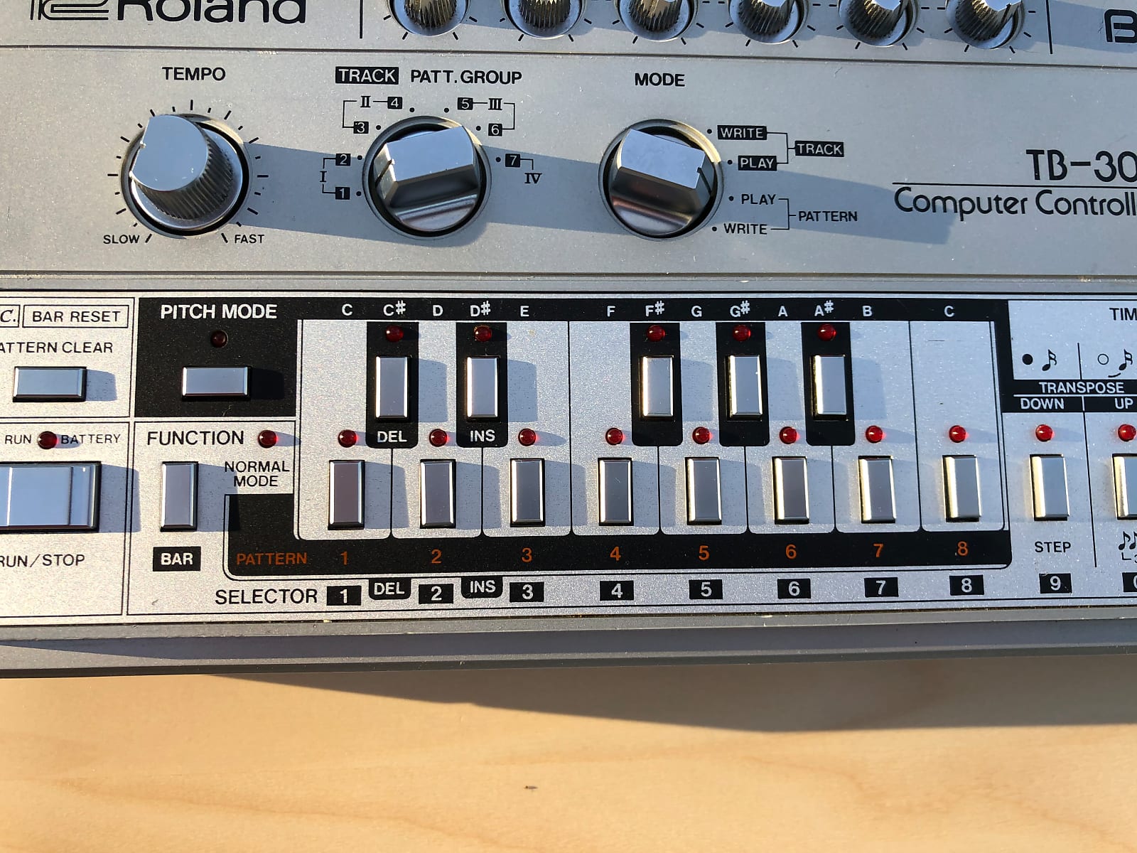 MATRIXSYNTH: Roland TB-303 Bass Line Synthesizer