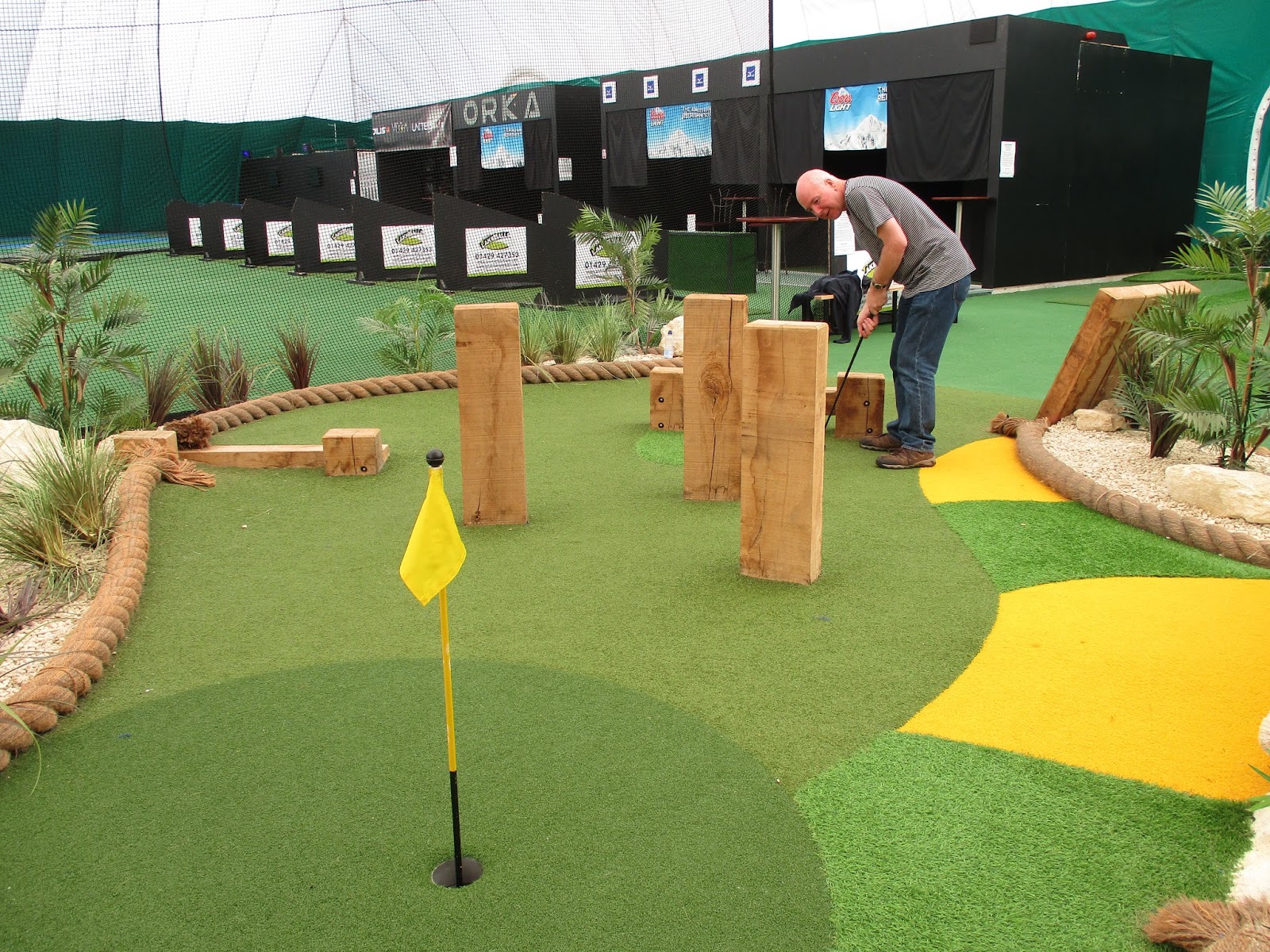 Two Crazy Golfers: JD Golf Dome, Seaton Carew, Hartlepool