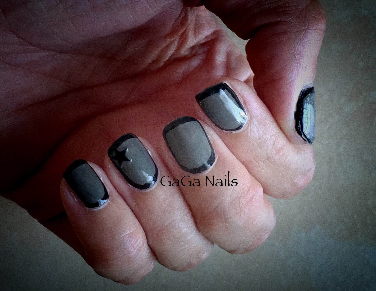 Gaga Nails: Frame Manicure / Border Nails