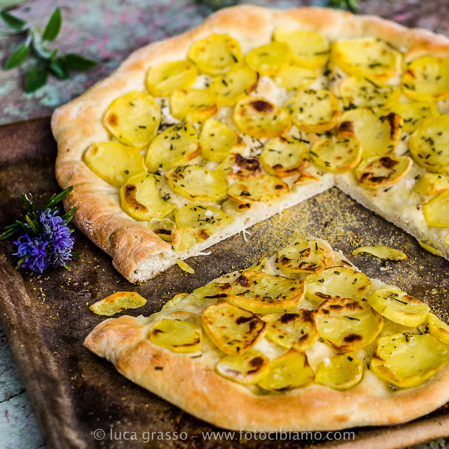 fotocibiamo: PIZZA CON PATATE...per Il Granaio!