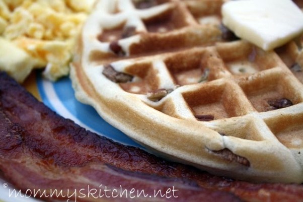 Waffle House Toasted Pecan Waffles {Copykat Recipe} — Mommy's Kitchen