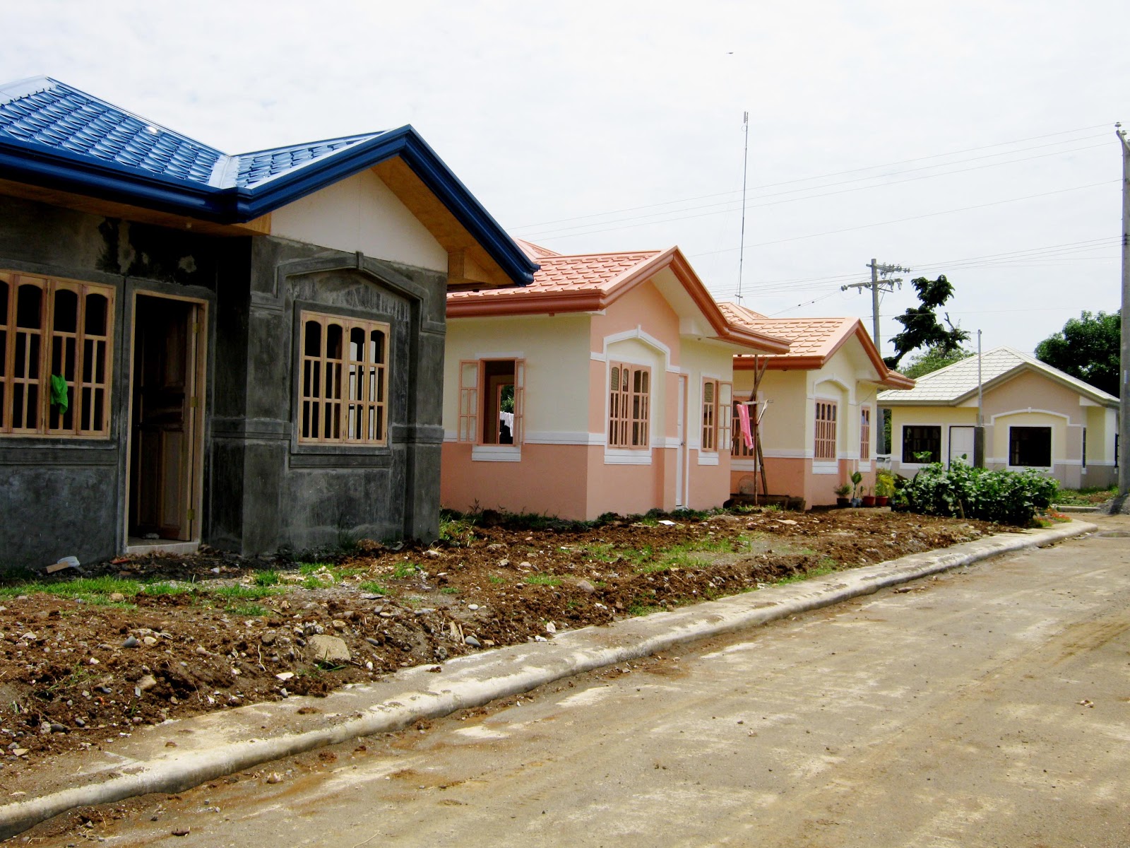 Elegant, yet affordable houses...: RESIDENCIA DEL RIO, Catalunan ...