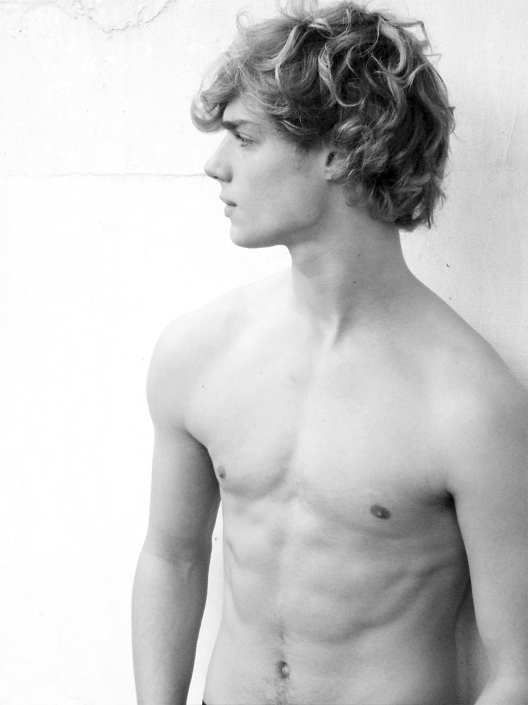 Sean's Blog: JUST HOT-Leonard Herzog (Model)