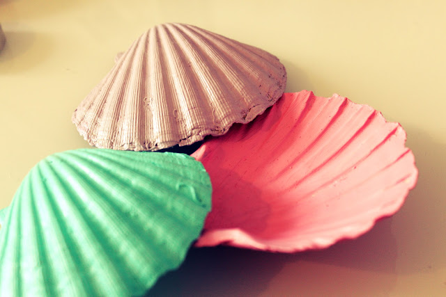 *Sophia x*: DIY Decor: Pastel Shells