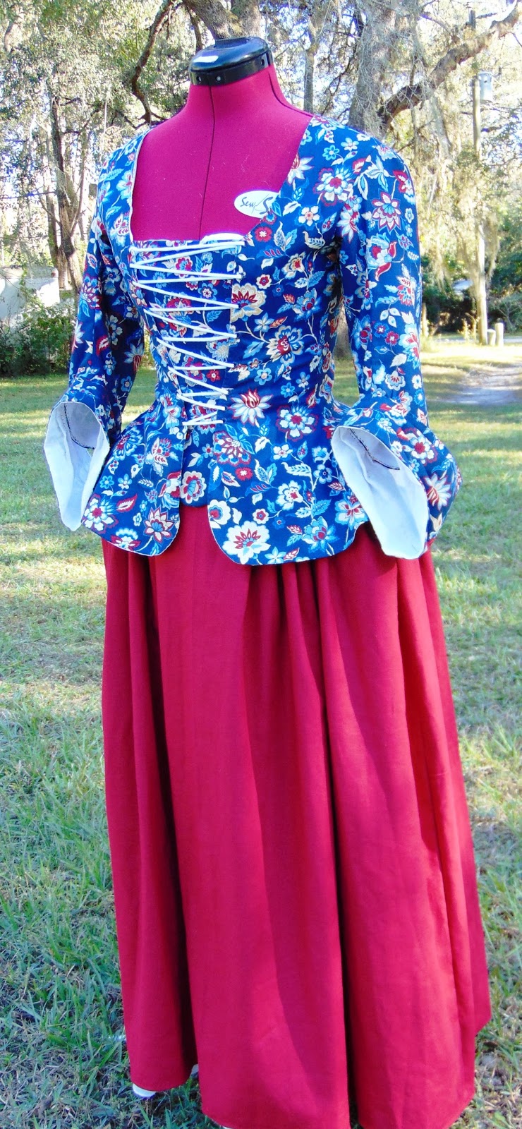 The Antique Sewist: 1750s Casaquin Jacket - Blue Floral Cotton